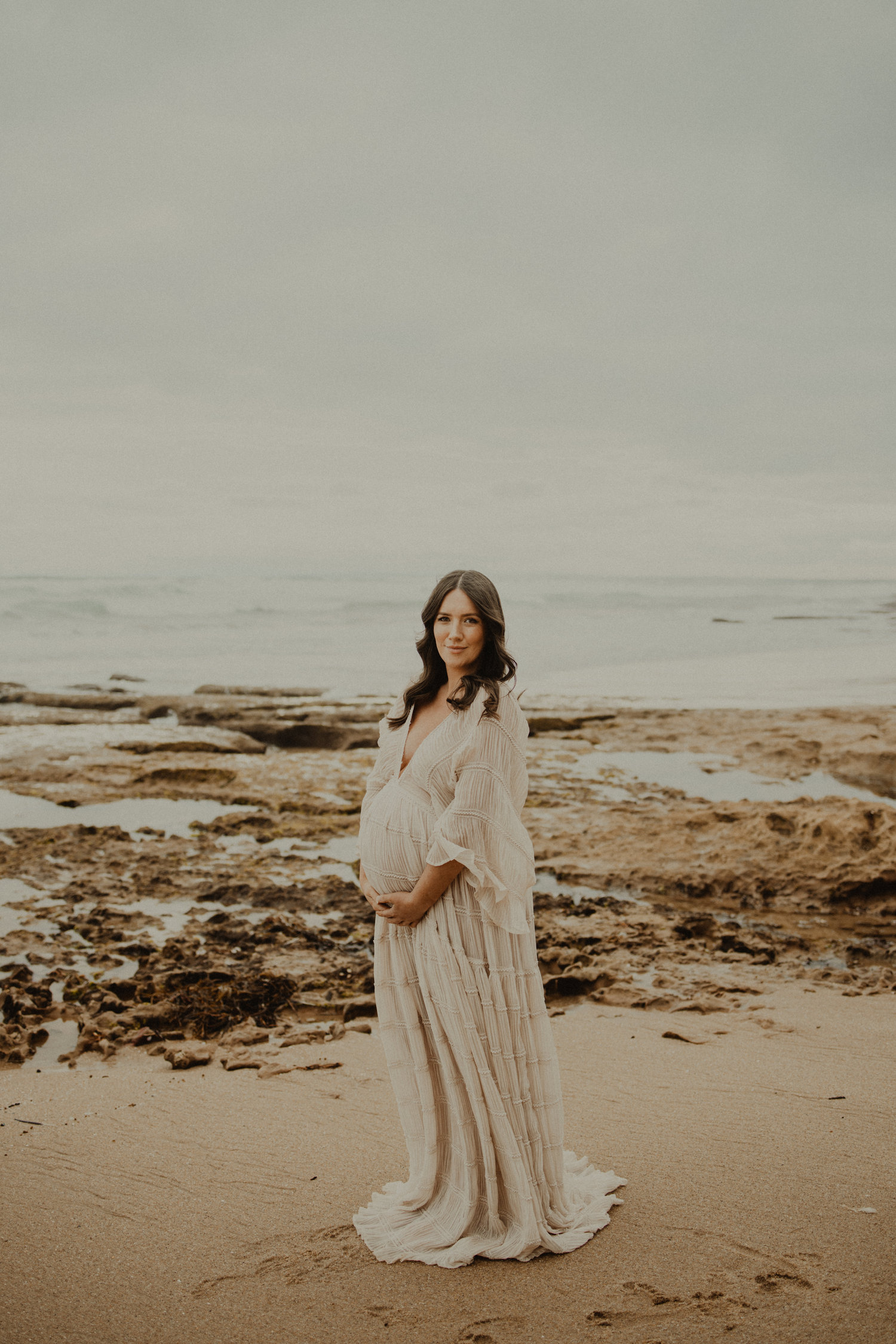 Alisha, in bloom: a maternity photoshoot at the beach - Melina Takes ...