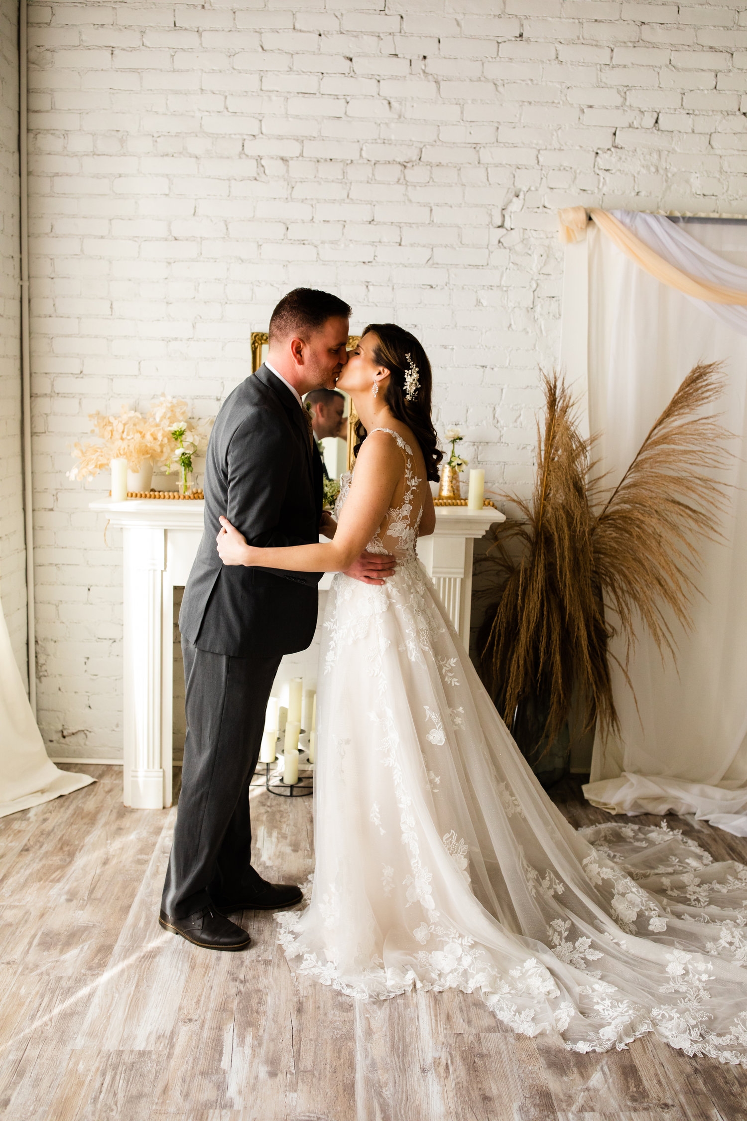 Intimate Toledo Wedding - Toledo Family Photographer