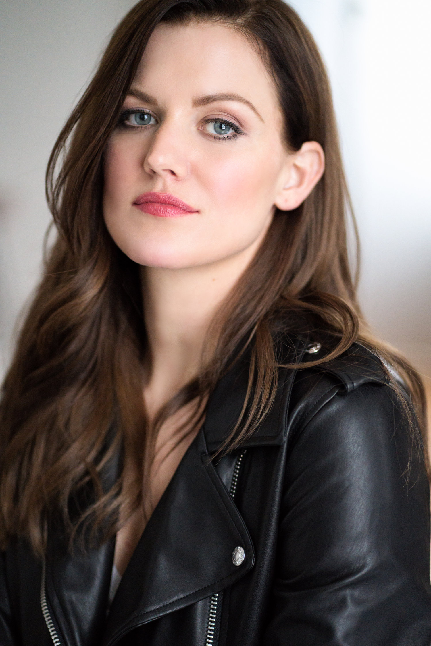 Pittsburgh Actor Headshots - AW STUDIO