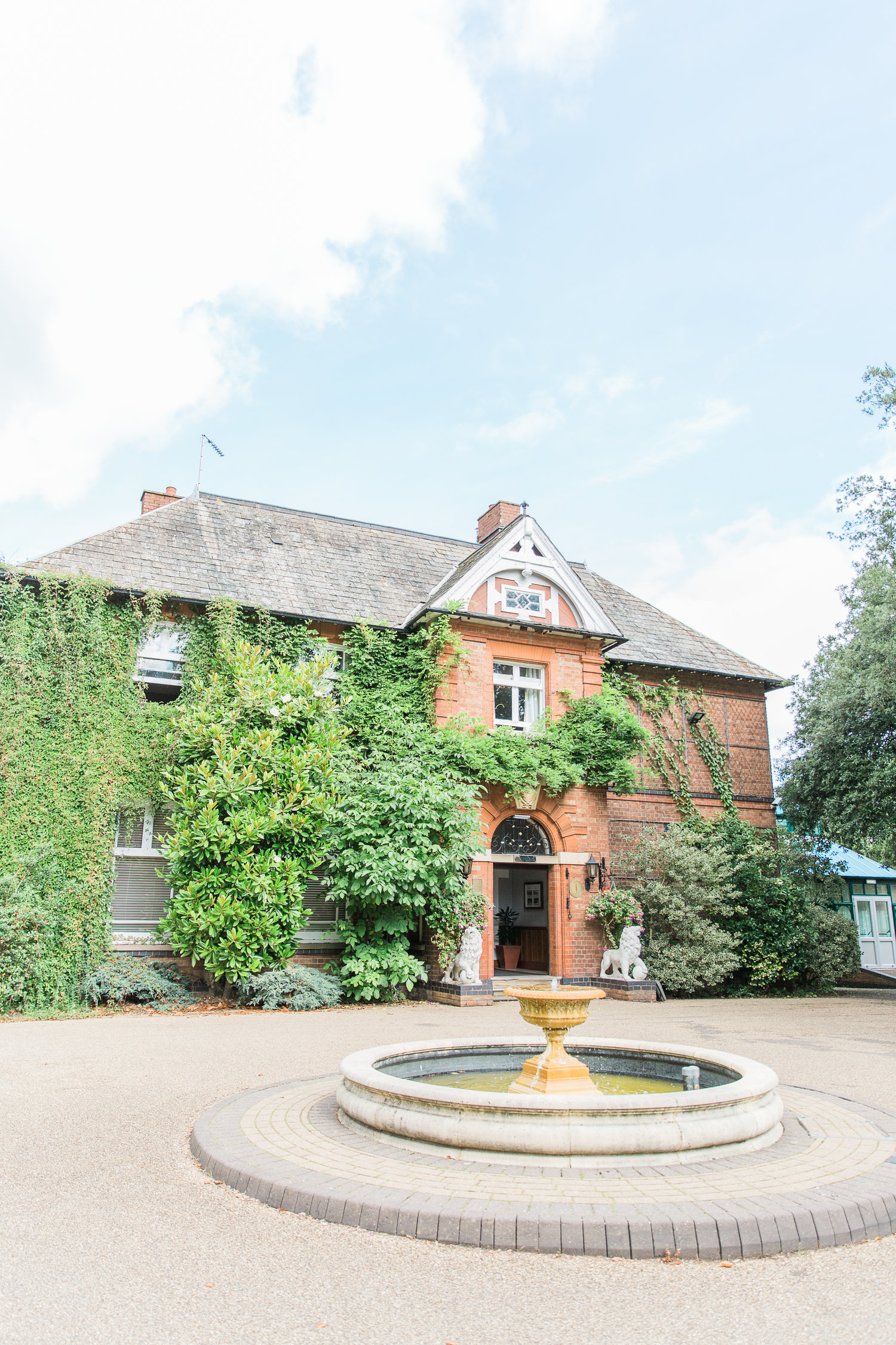 Ardencote Manor Wedding Warwickshire - Hayley Elizabeth Photography