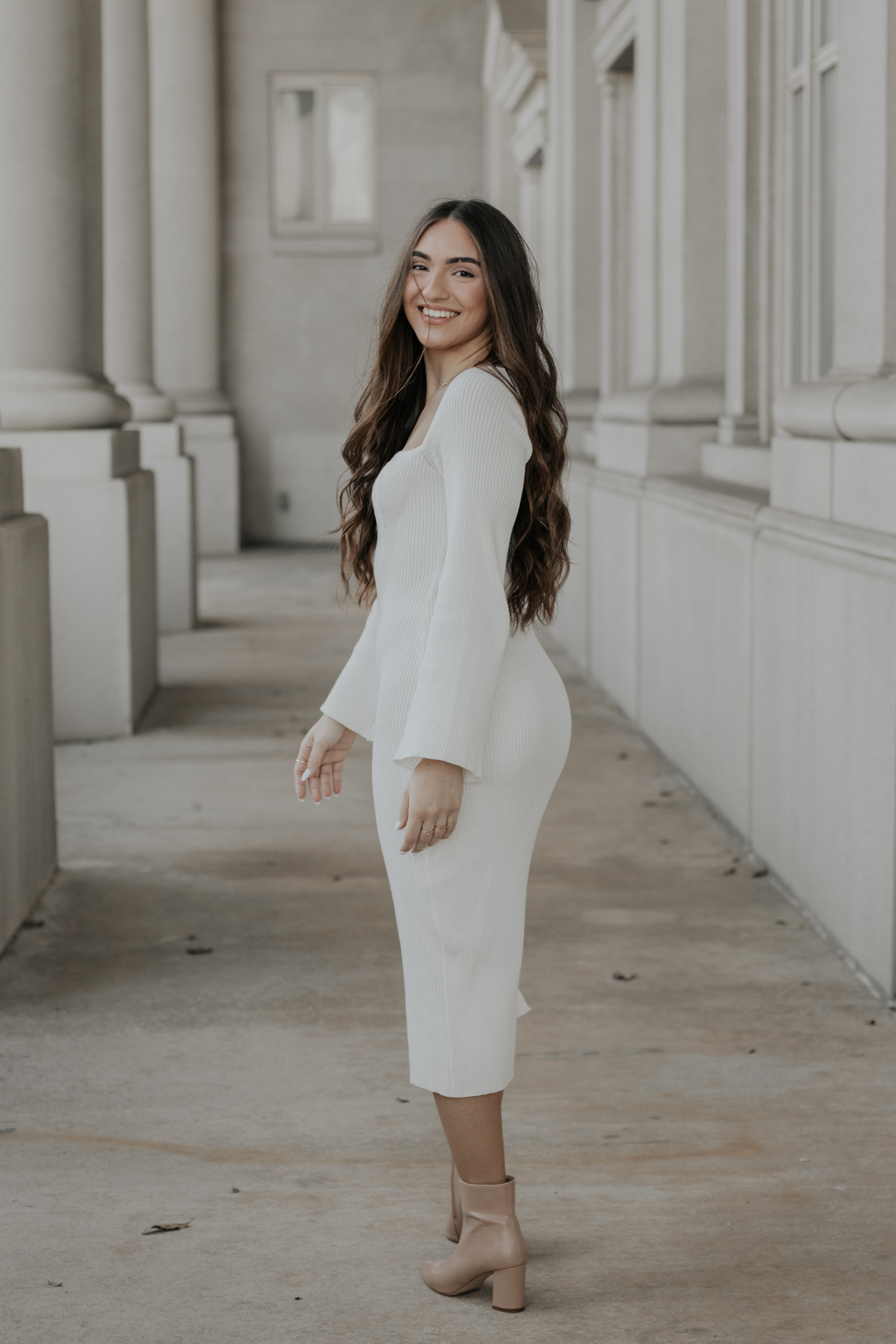 Sara Gallery - Divan Studio