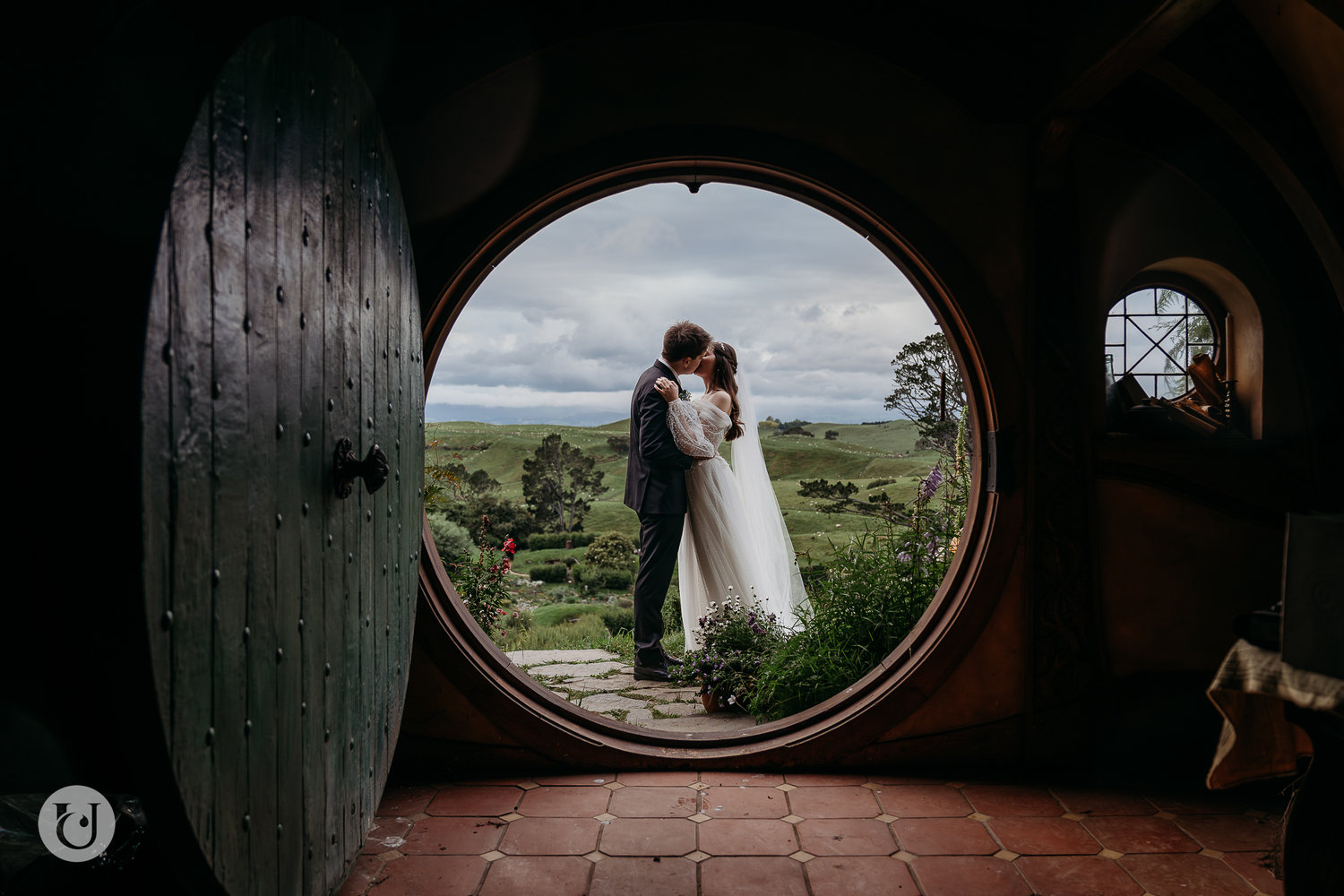 Catherine and Caleb - Cath Ullyett Photography