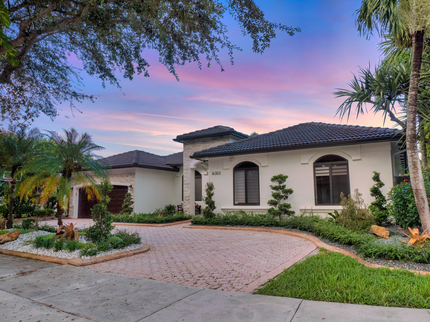 Miami Real Estate Photography - Miami Videographers & Photographers ...