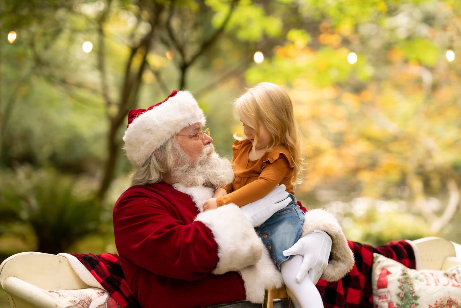 Santa Mini Sessions | Seattle Area, WA - Filling the Frame Photography