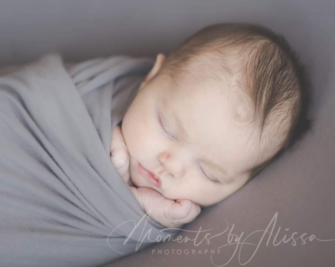 Newborns - Moments by Alissa PHOTOGRAPHY