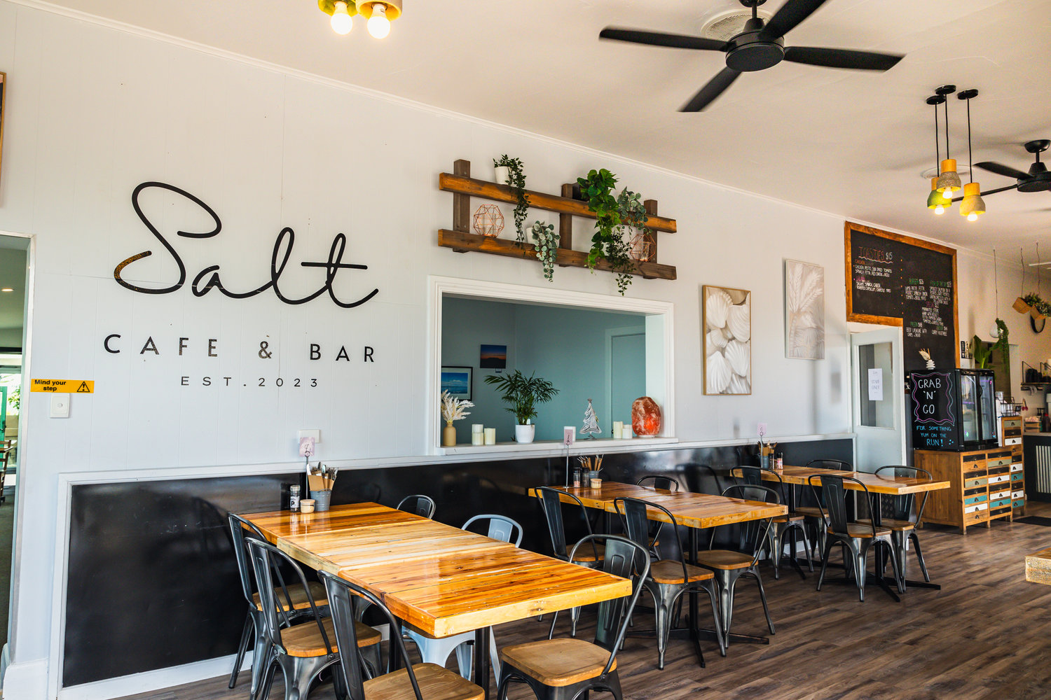 Salt Cafe & Bar - ZBM MEDIA