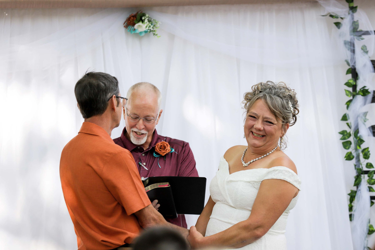 Love at Home: A Beautiful Backyard Wedding Full of Heart - Kate Craft ...