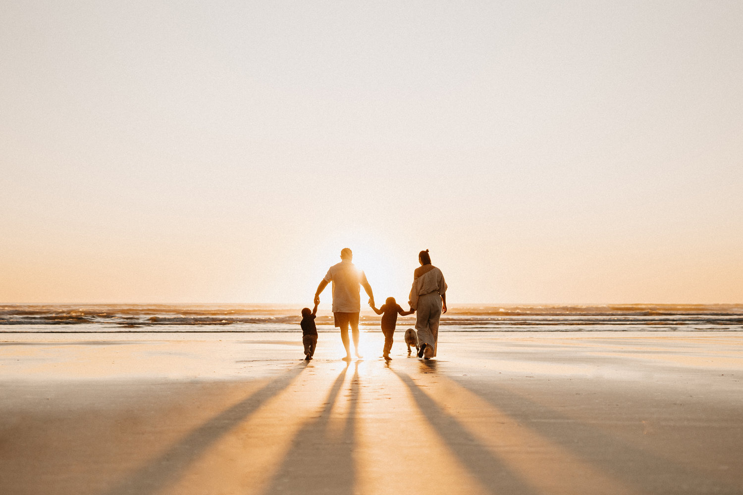 Winter Light, Summer Vibes: A Sunset Family Session at Raglan Beach ...