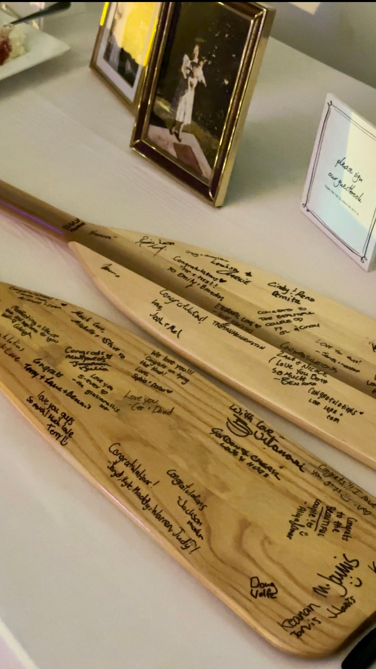 8 Unique Guest Book Ideas for Modern Couples - Toronto Wedding Content ...