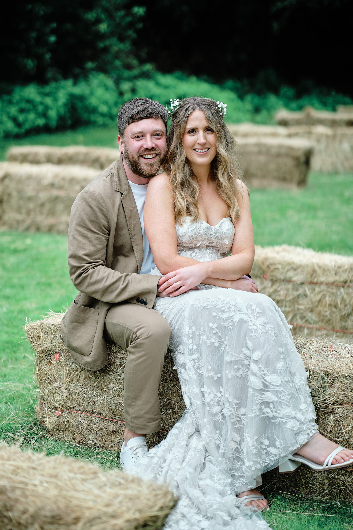 The Abinger Hatch - Roxanne and Sam - Howling Basset Wedding Photography