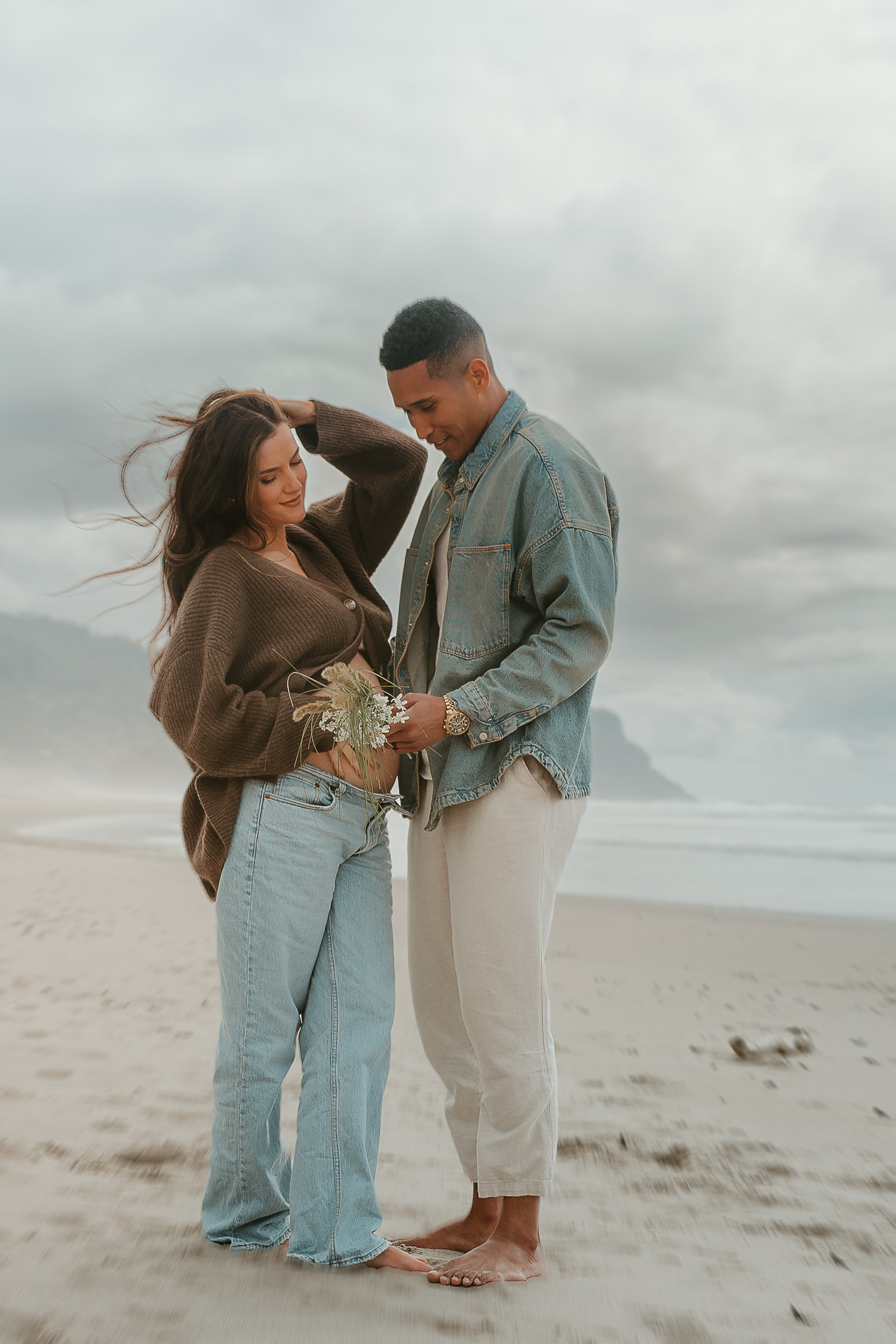 Maternity Photography on the Oregon Coast - Haley - Sky & Kai Photography