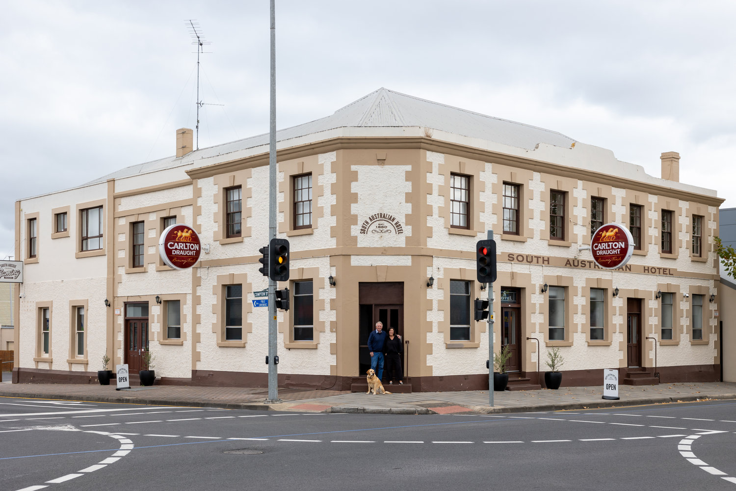 South Australian Hotel - ZBM MEDIA