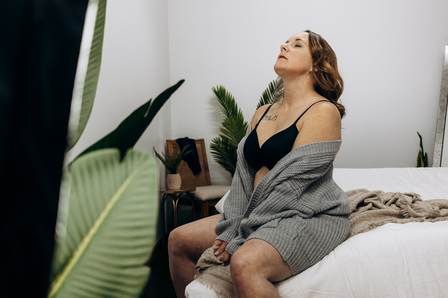 Contact - Michigan & Cleveland Boudoir Photographer | Arielle Roth Boudoir