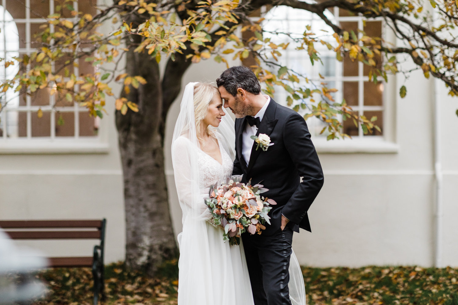 Sara + Ómar - Sunday & White Studio