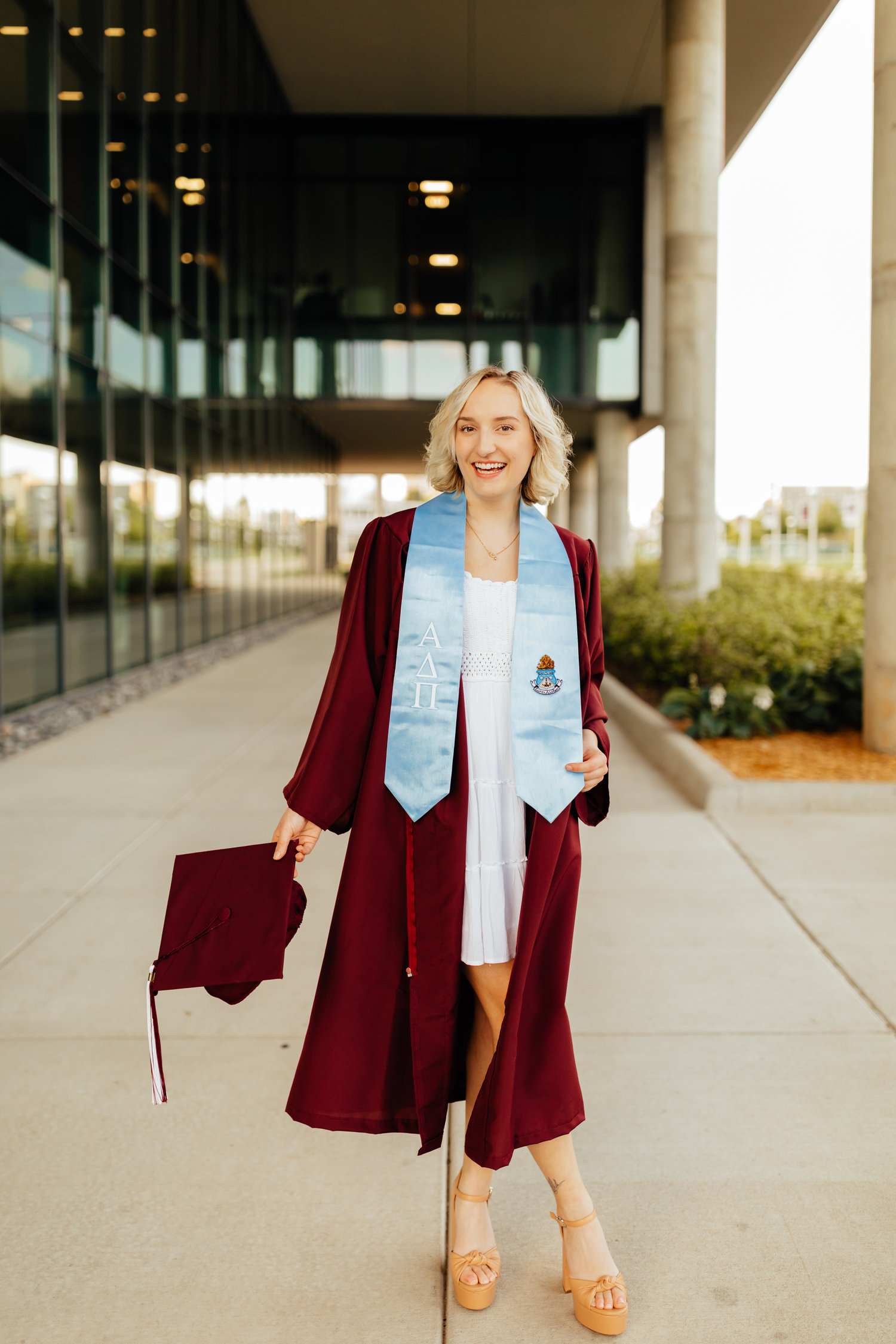 Grad Photographer in Springfield, MO - Love Leigh Photography