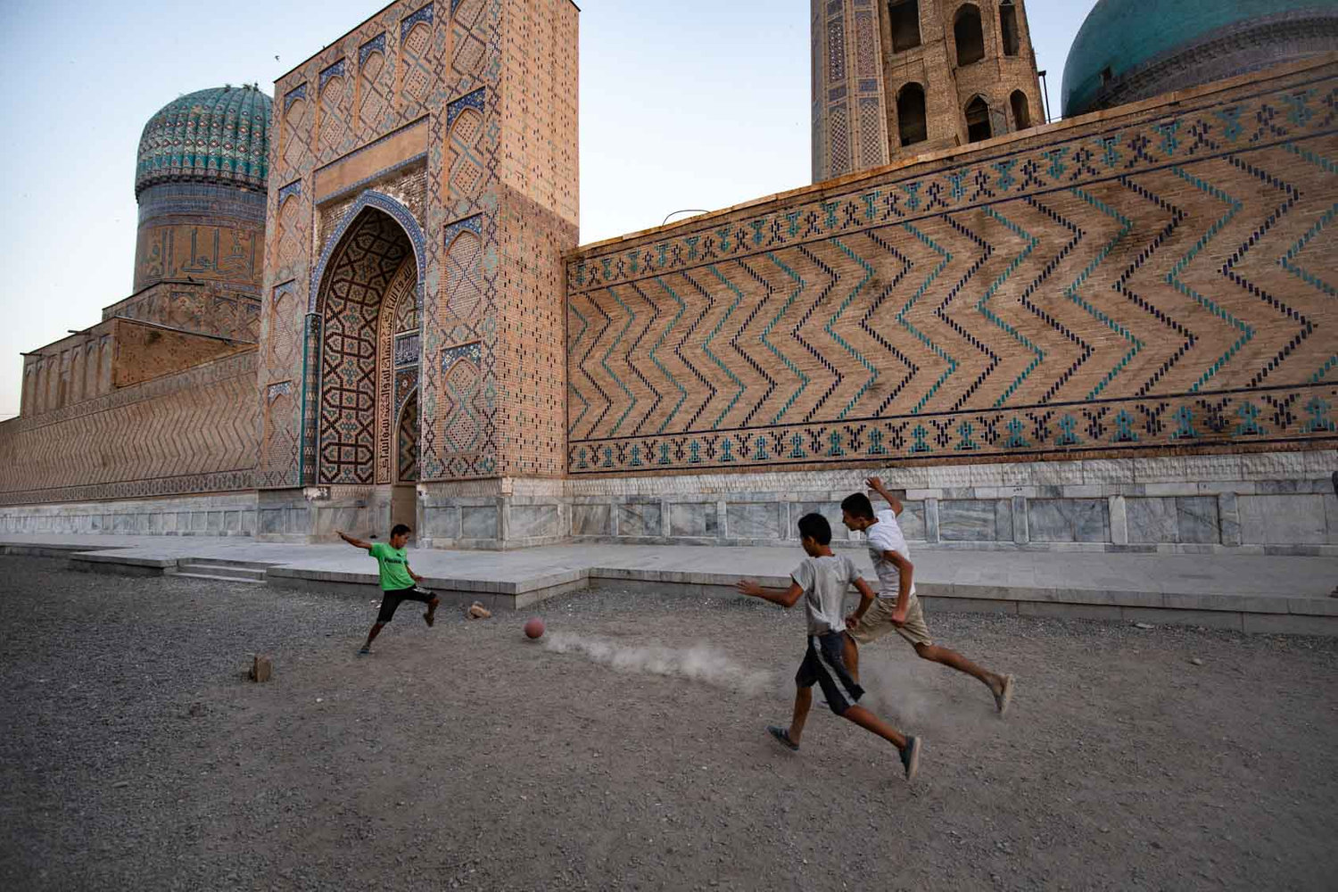 Ryan T. Bell – Writer & Photographer